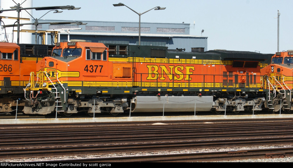 BNSF 4377
